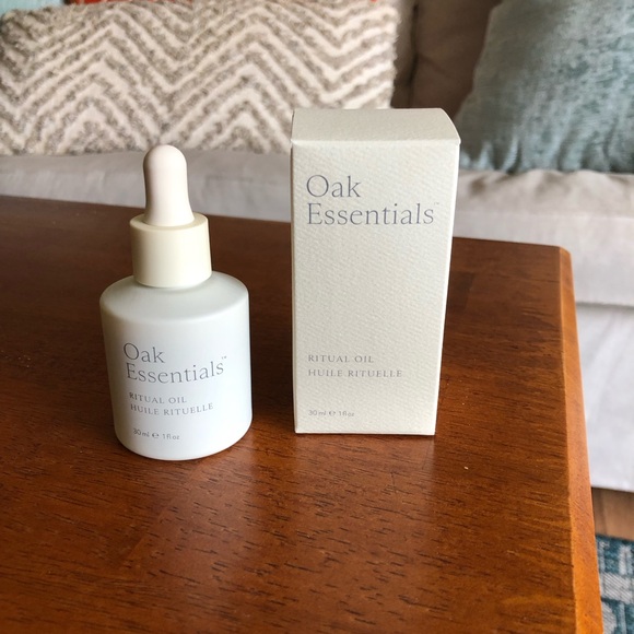 Essentials | Skincare | Oak Essentials Ritual Oil | Poshmark